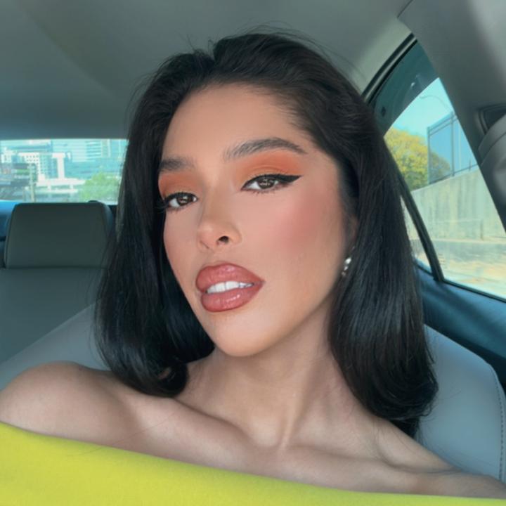 🦄 @_nicolesalas - Nicole Salas
