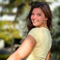 🦄 @emilyjoneschats - Emily Jones - TikTok