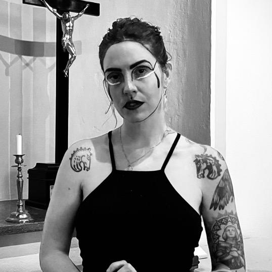 🦄 @emmaruthrundle_offical - Emma Ruth Rundle - TikTok