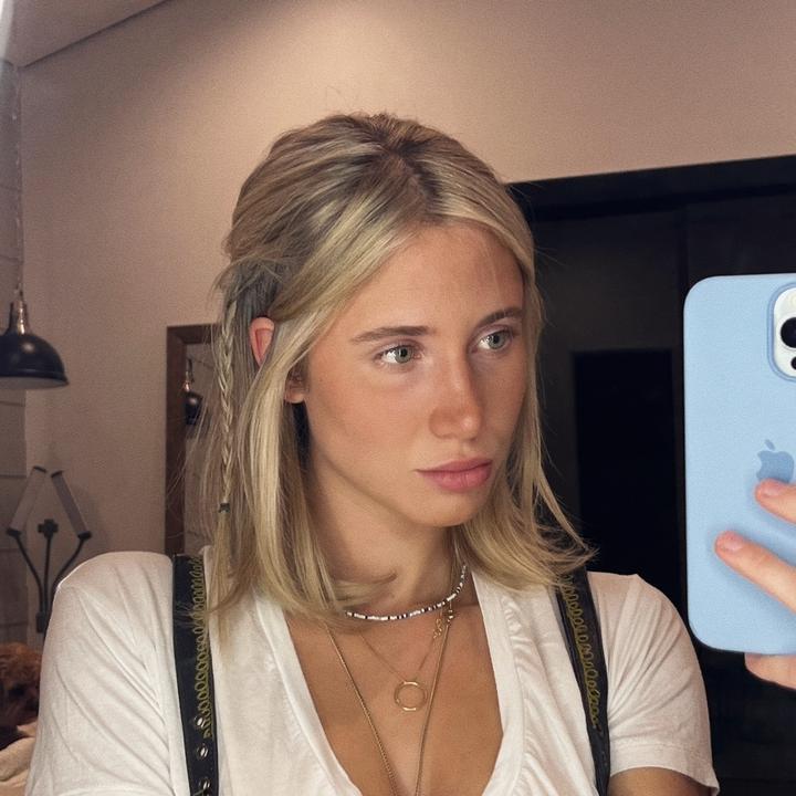 🦄 @chyburdxo - chy