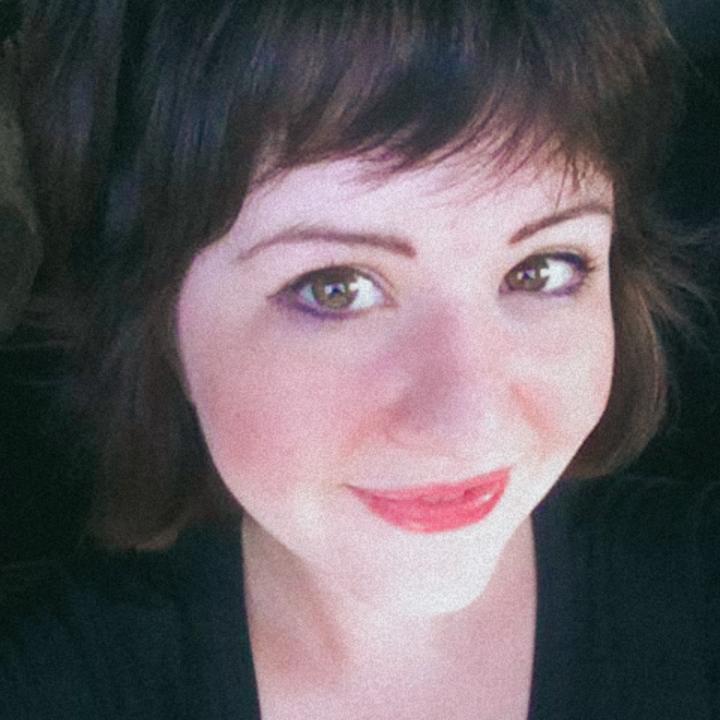 🦄 @sleepybee_asmr - SleepyBeeASMR 🐝 (Bee)