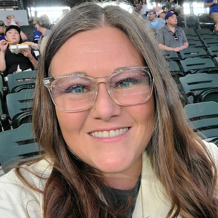 Jennifer Gil's Instagram, Twitter & Facebook on IDCrawl