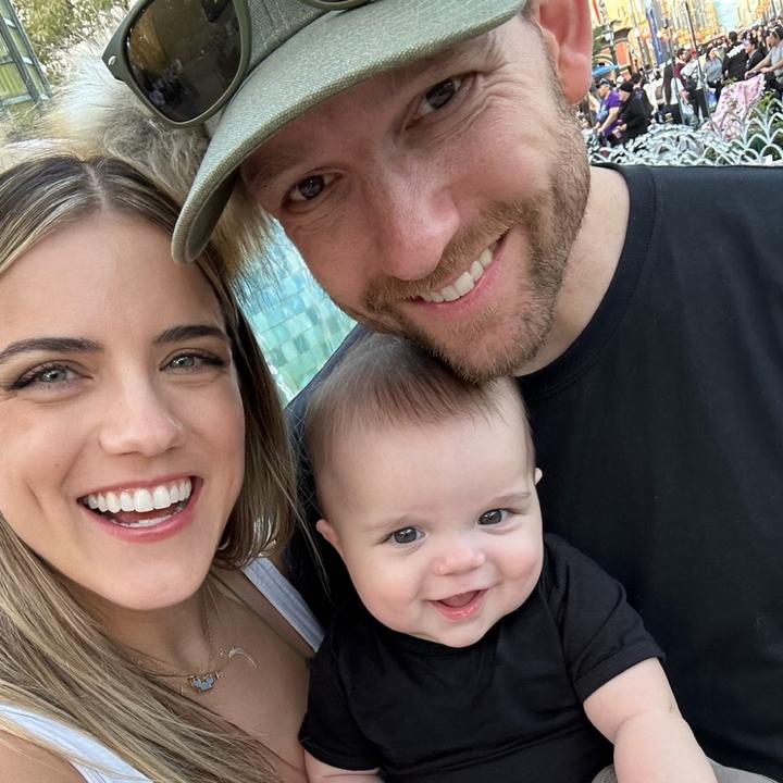 🦄 @disneydayvis - alexandra davis