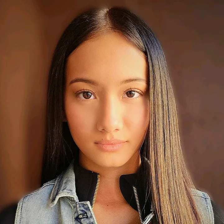 Alessandra Liu Official (@_alessandraliuofficial) - Urlebird